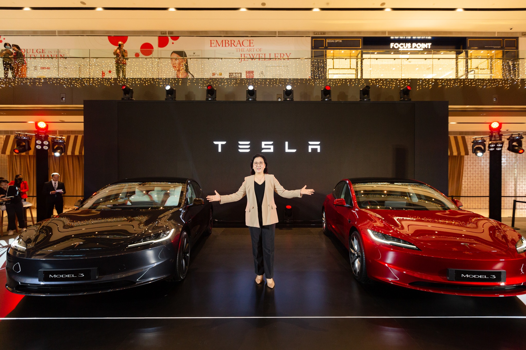 New Tesla Model 3 Debuts Alongside First Flagship Experience Centre in ...